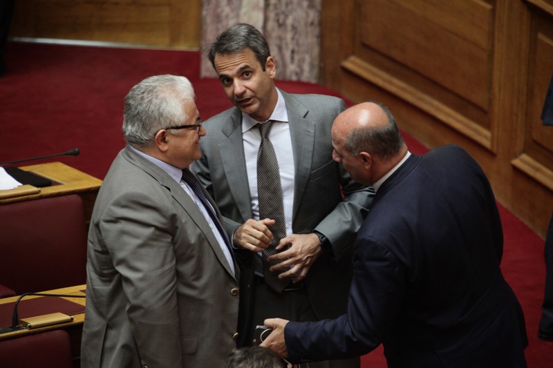 ΝΔ για τηλεοπτικές άδειες: Υφαίνεται νέο δίκτυο διαπλοκής.. | topontiki.gr