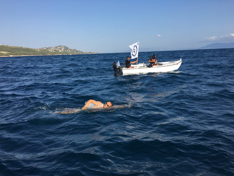 Μια ανάσα από το παγκόσμιο ρεκόρ κατάδυσης με «Σκανταλόπετρα» ο Χρόνης ...