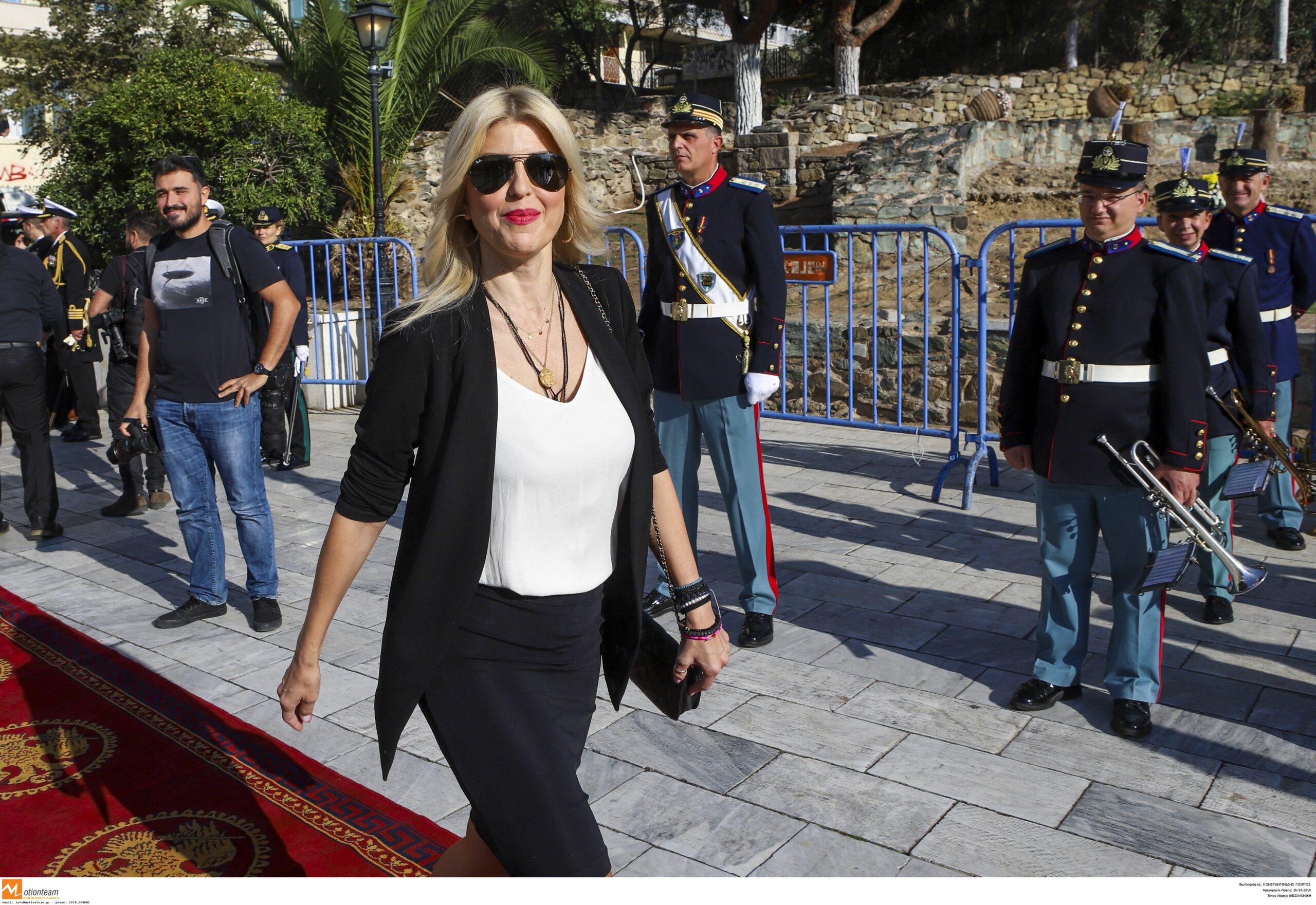 Η πρώτη κοινή εμφάνιση της Έλενας Ράπτη με το σύζυγό της (Photo ...