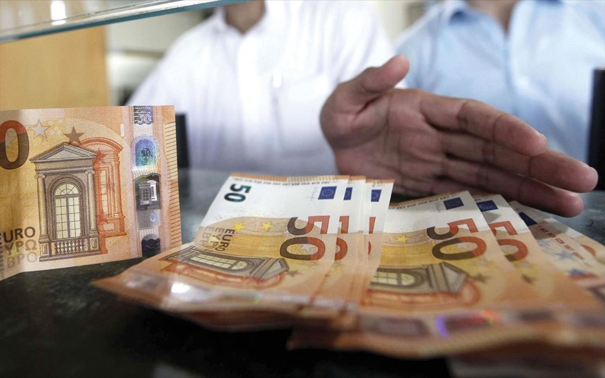 Ακατάσχετοι λογαριασμοί στα χαρτιά – Καταγγελίες για κατασχέσεις μισθών ...