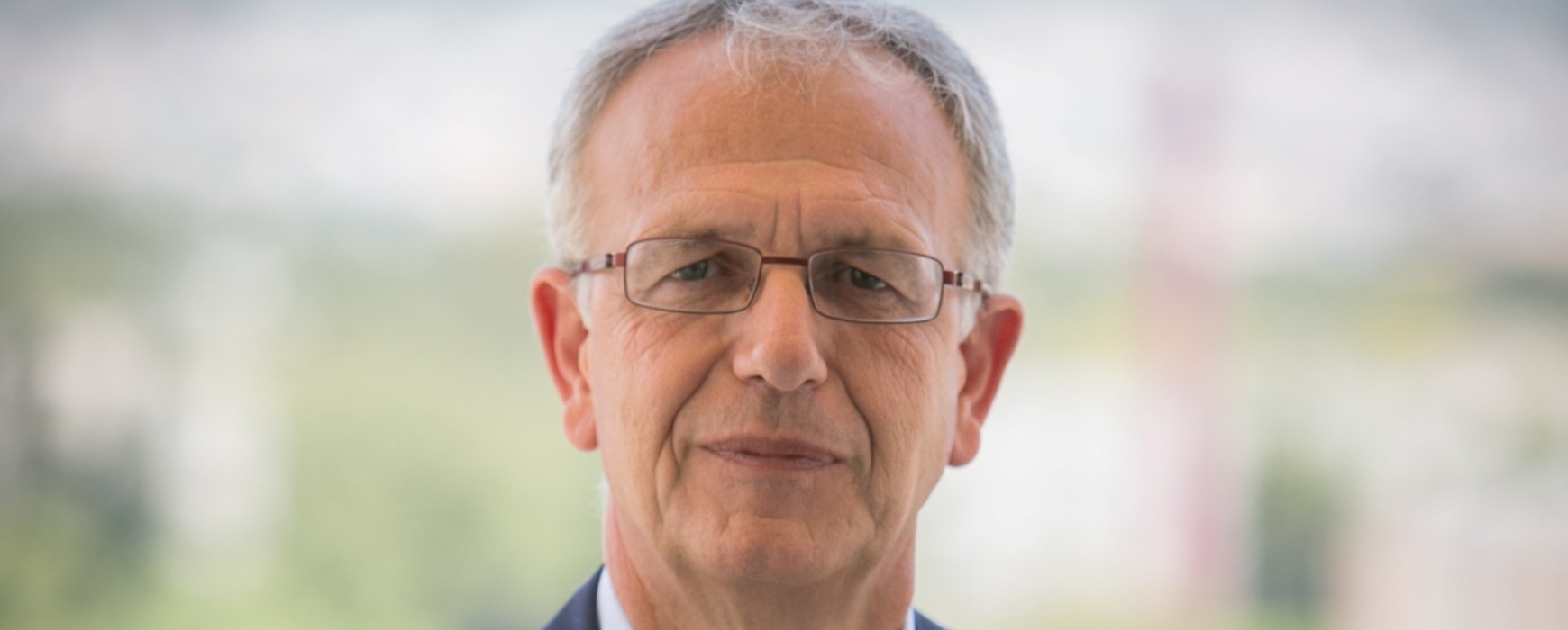 Πρωθυπουργός δημοκρατικού πολιτεύματος ή διευθύνων σύμβουλος ανώνυμης ...