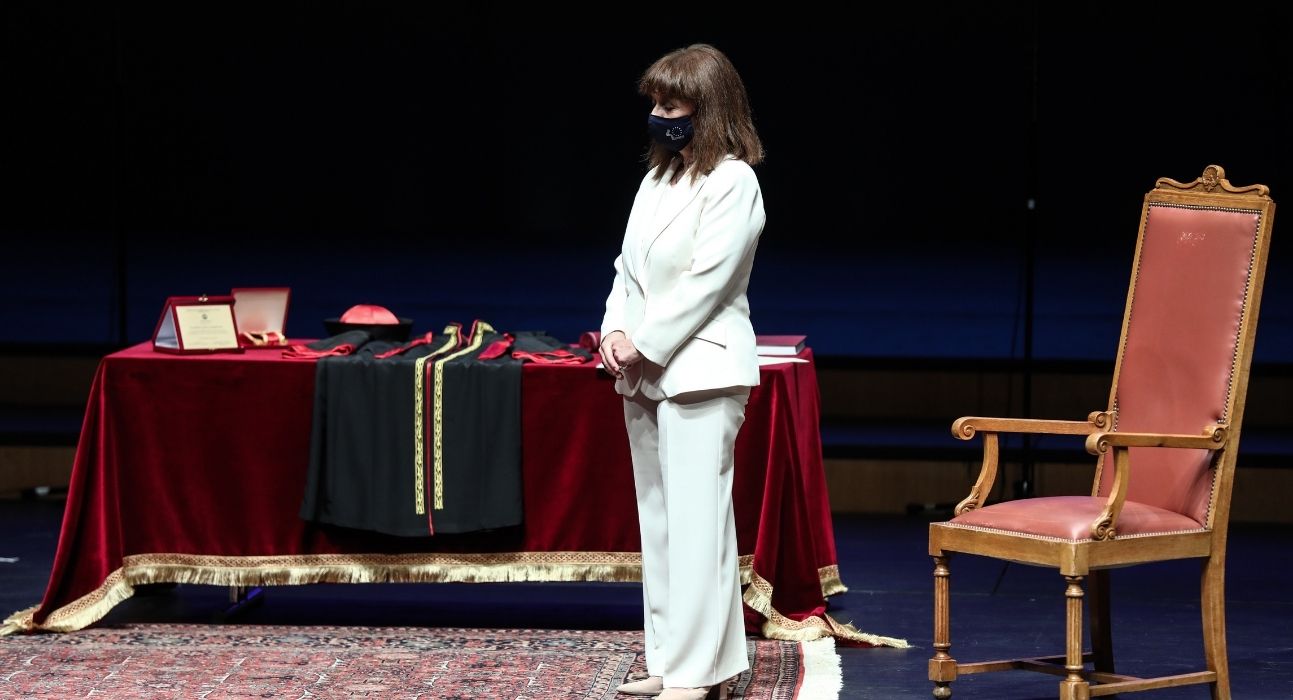 Κατερινα Σακελλαροπουλου: Έξοδος για θέατρο για την ΠτΔ – Ποια ...
