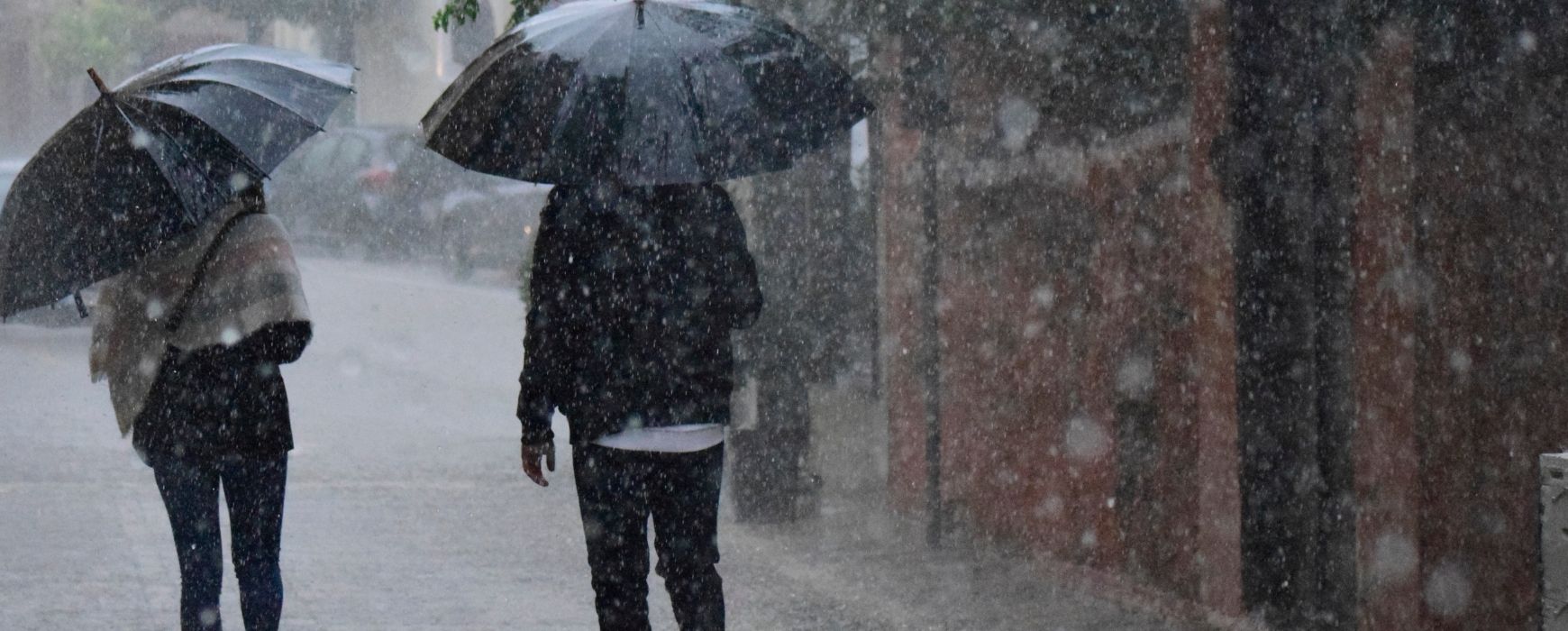 Ισχυρή καταιγίδα στη Θεσσαλονίκη – Δεκάδες κλήσεις για άντληση υδάτων ...