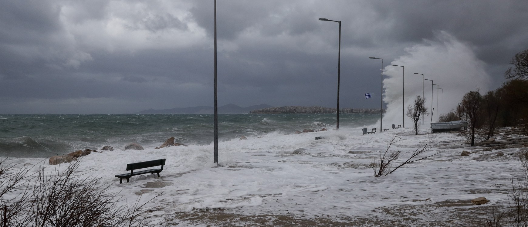 Έκτακτο δελτίο καιρού: Έρχεται η κακοκαιρία «Μπίανκα», με πυκνές ...