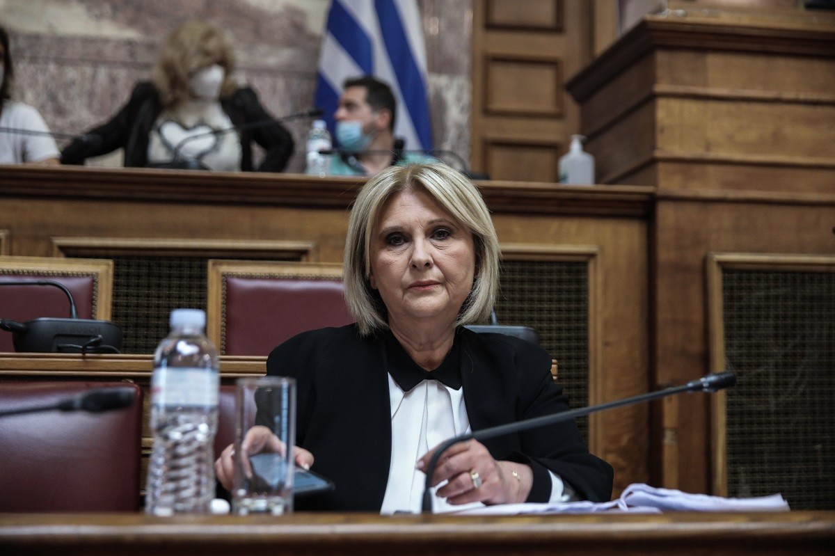 Βούλτεψη για καταγγελίες Αποστολόπουλου: «Αφού πετάμε μετανάστες στη ...