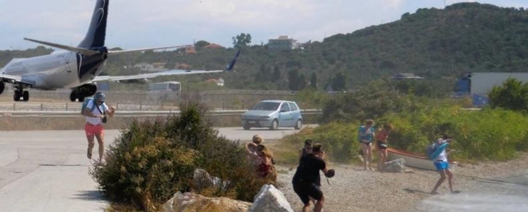 Σκιάθος: Τουρμπίνα αεροπλάνου εκσφενδόνισε 79χρονο στη θάλασσα – Είναι ...