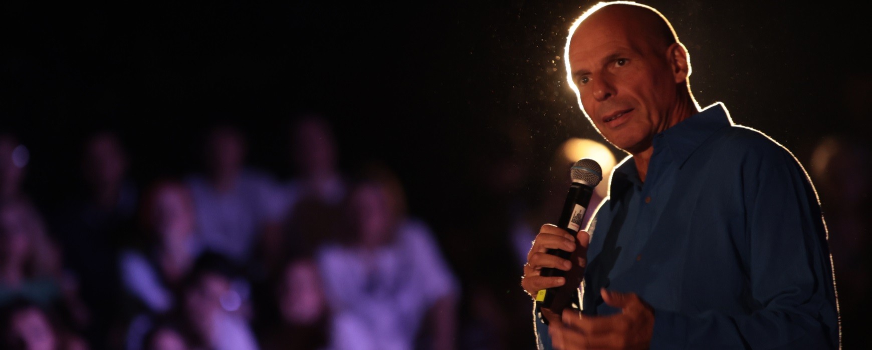 Γιάνης Βαρουφάκης: Βίντεο από την επίθεση έξω από το εστιατόριο ...