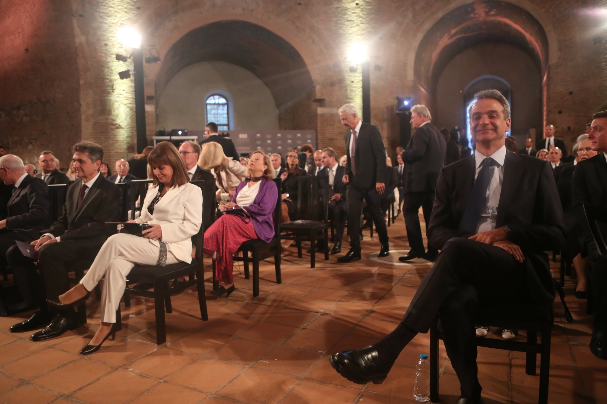 Στην τελετή απονομής του Βραβείου «Αυτοκράτειρα Θεοφανώ» ο πρωθυπουργός ...