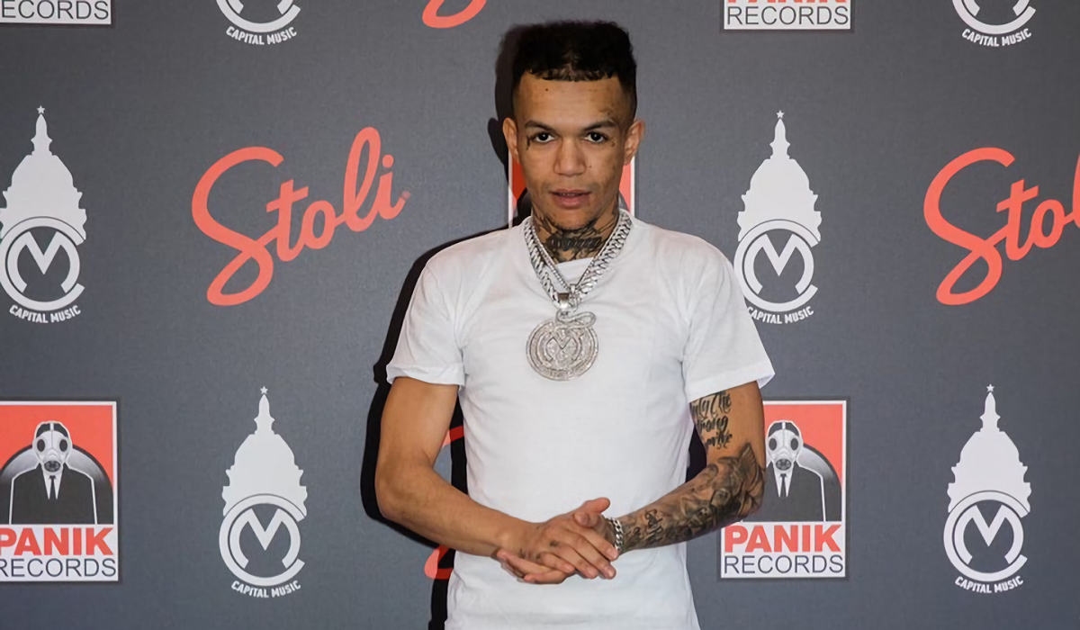 Σάλος με τον Thug Slime: Τραγούδησε αγκαλιά με 10χρονη «βγαίνει έξω μόνο με αλήτες» (video ...