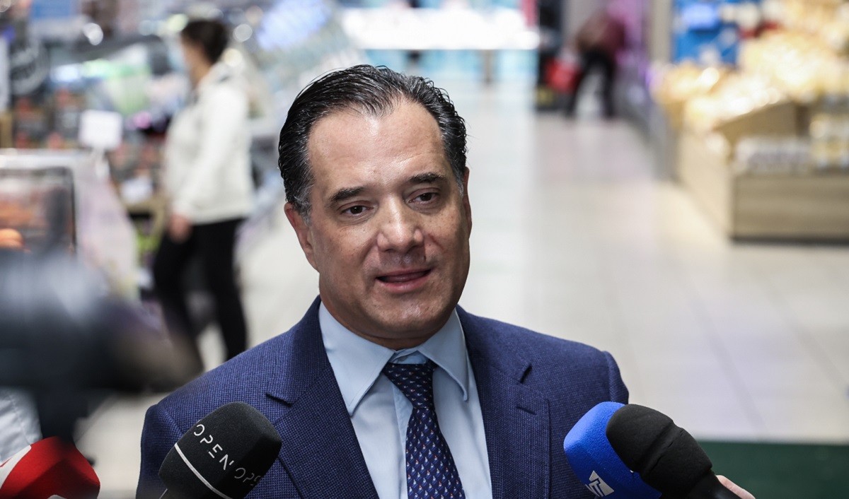 Άδωνις για αντικλεπτικά στα βρεφικά γάλατα: «Φυσιολογικό κάποιες ...