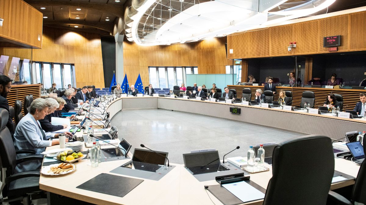 Εύα Καϊλή: «Η ζημιά που έπαθε η χώρα συγκρίνεται με την περίοδο των ...