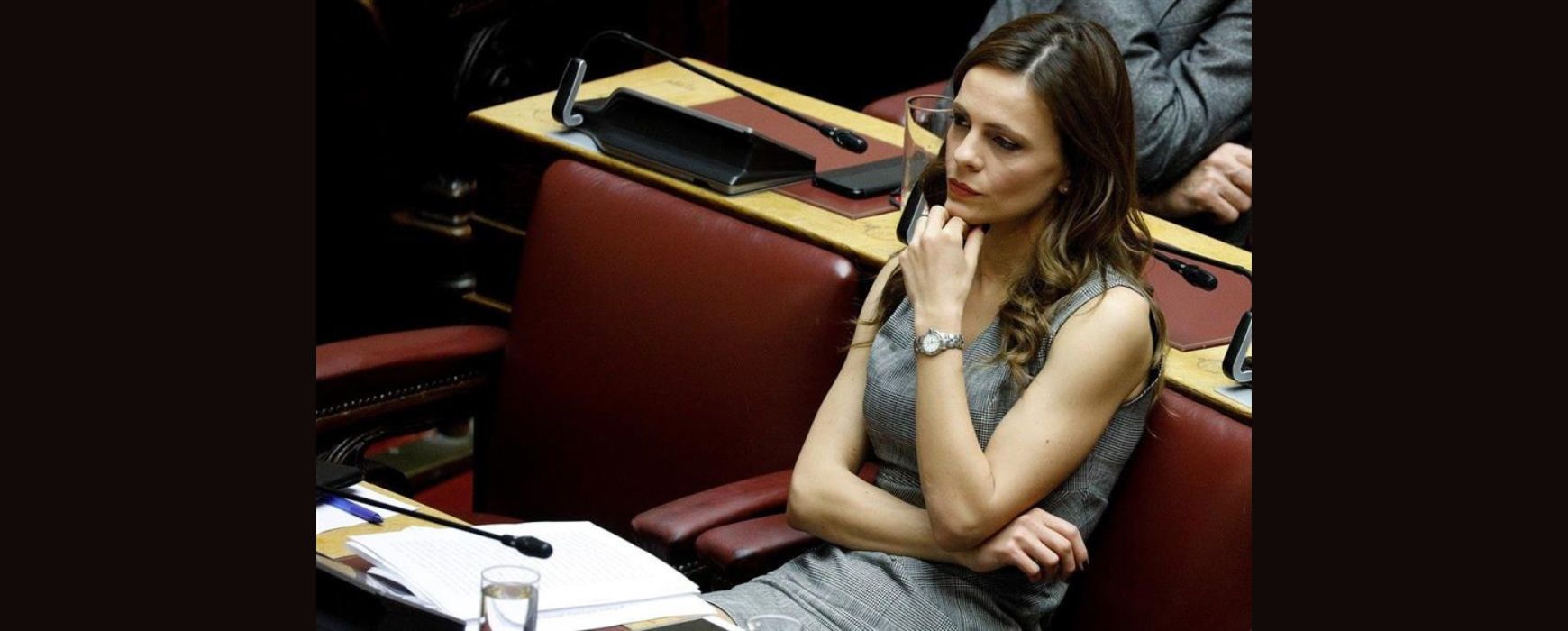Έφη Αχτσιόγλου: «Η ιστορία δεν ξαναγράφεται και η βασιλεία δεν ...