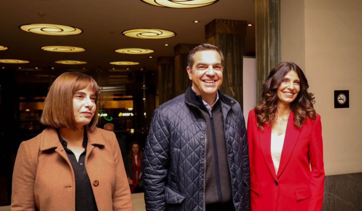 Αλέξης Τσίπρας: Με Τσαπανίδου, Σβίγγου στο Παλλάς – «Στην Τάνια που ...