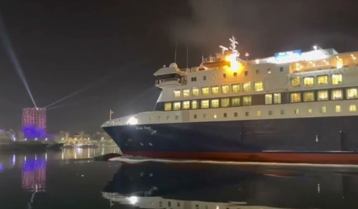 Το “Blue Star Delos”, είναι το πρώτο πλοίο που κατέπλευσε στο λιμάνι ...