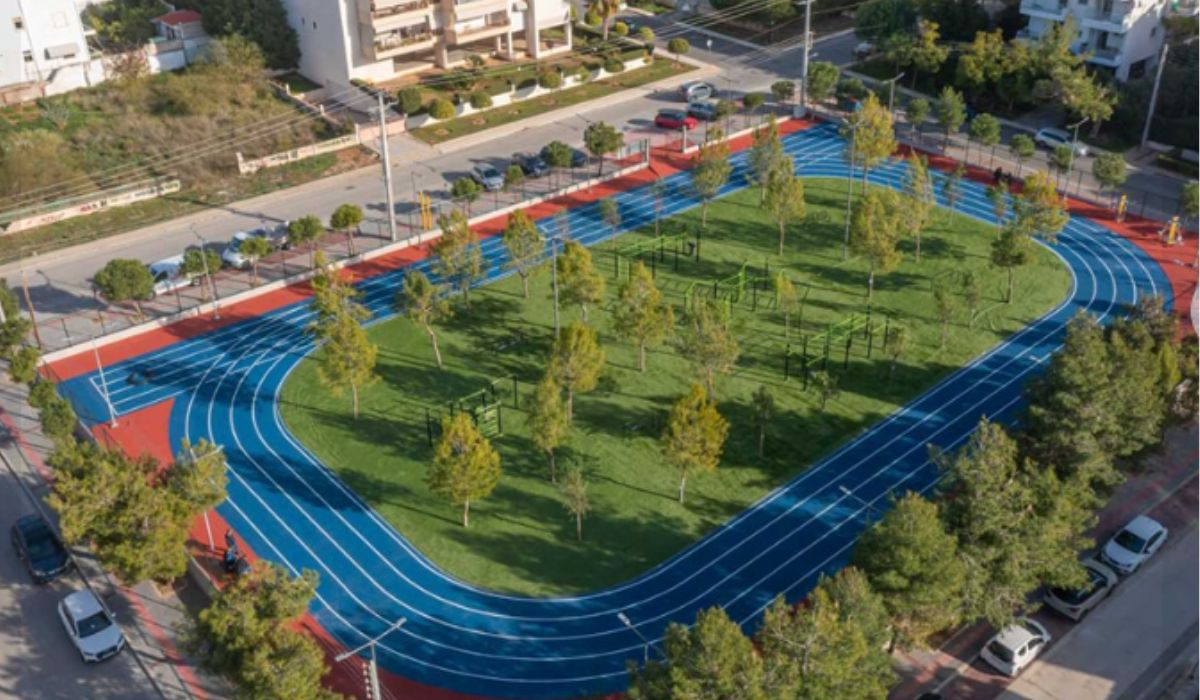 Γλυφάδα: Ολόκληρο οικοδομικό τετράγωνο μετατράπηκε σε σύγχρονο γήπεδο ...