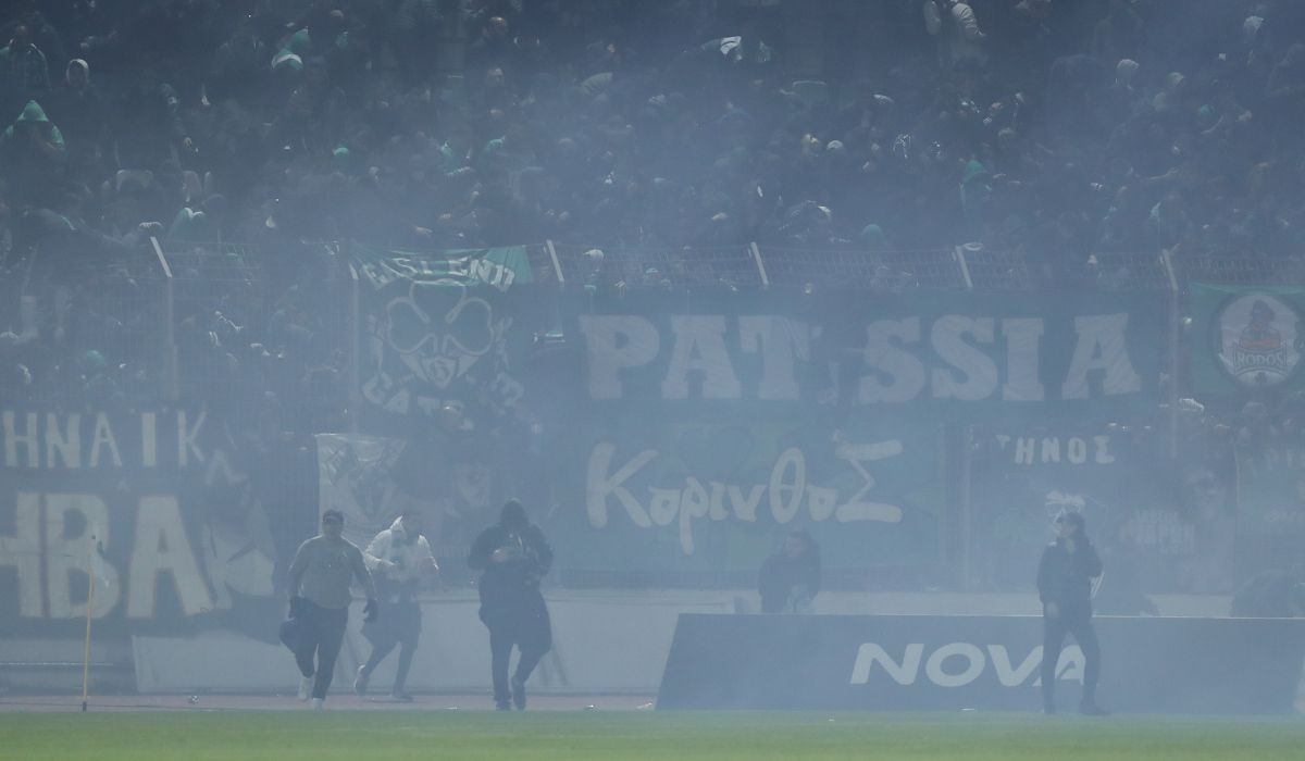 Super League: Επεισόδια στη Λιβαδειά – Χημικά από την ΕΛ.ΑΣ. σε οπαδούς ...