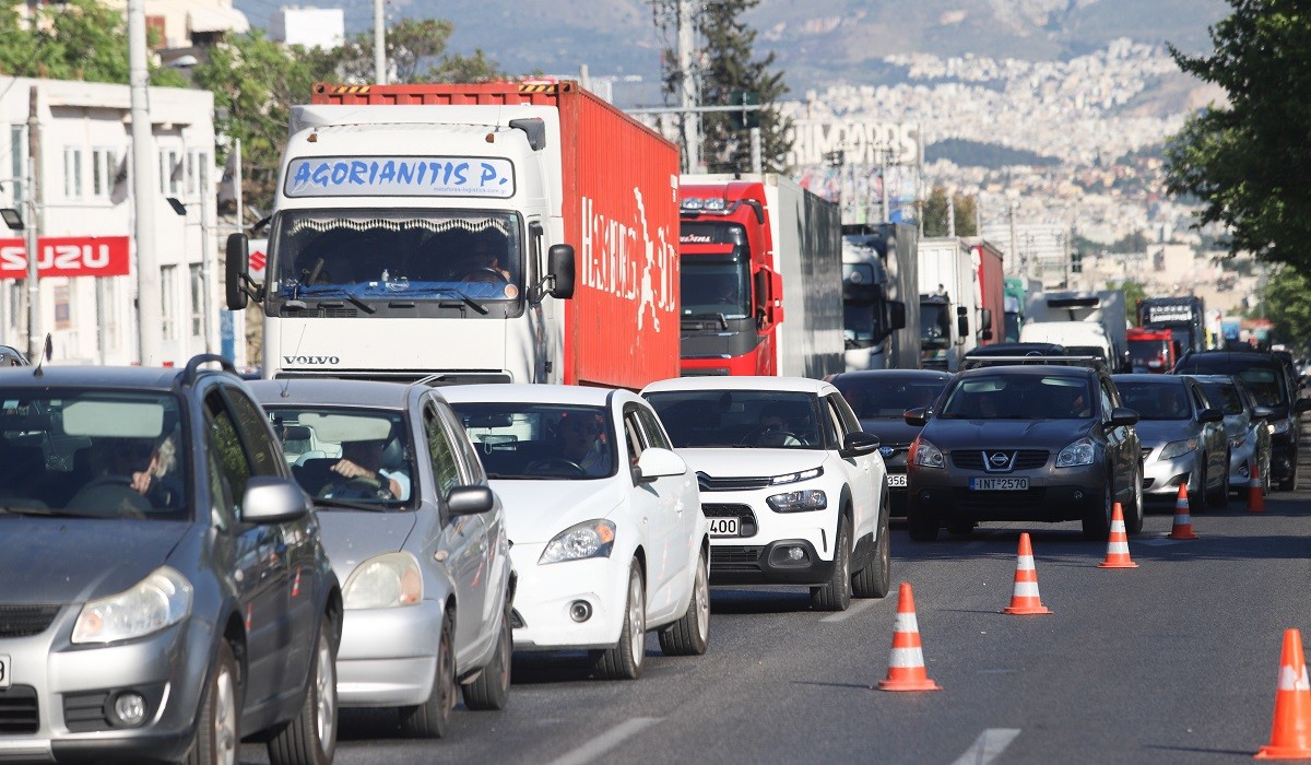Καραμπόλα με δύο IX και μια μηχανή στο Καλαμάκι – Ένας ελαφρά ...