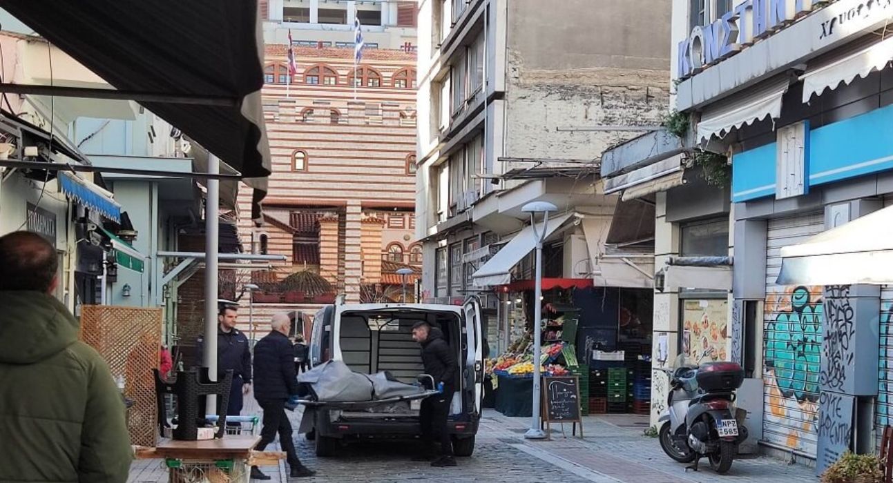 Θεσσαλονίκη: Ιδιοκτήτης καταστήματος βρήκε νεκρό τον 59χρονο άστεγο που ...