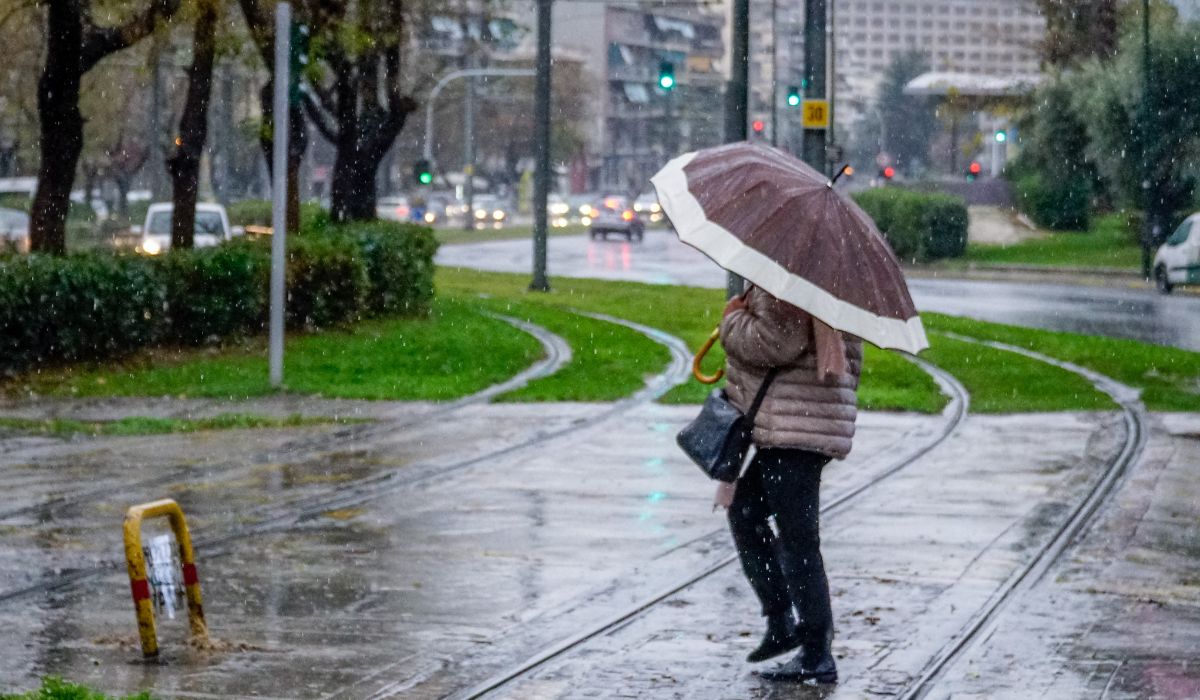Καιρός: Αυξημένες νεφώσεις, τοπικές βροχές και λίγα χιόνια στα ορεινά ...