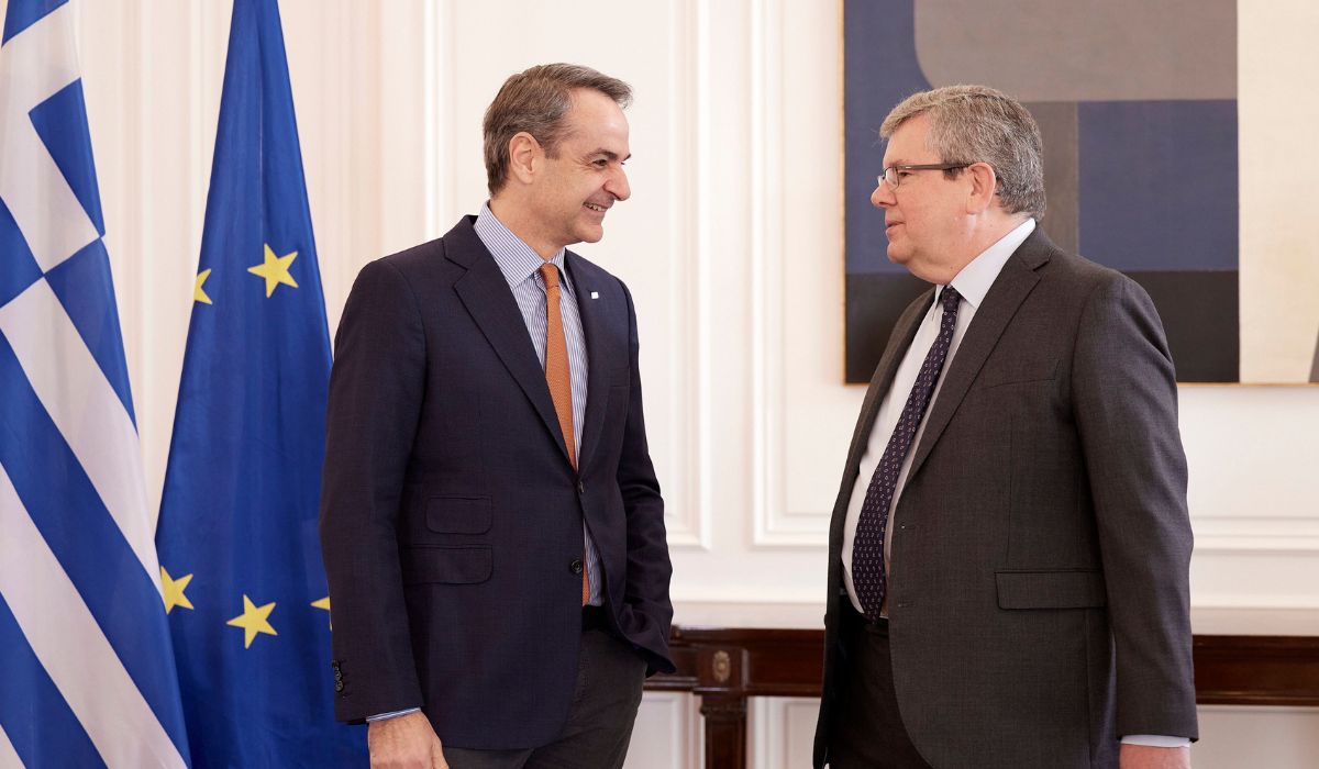 Μέγαρο Μαξίμου: Η ελληνική ιθαγένεια απονεμήθηκε τιμητικά στον καθηγητή ...