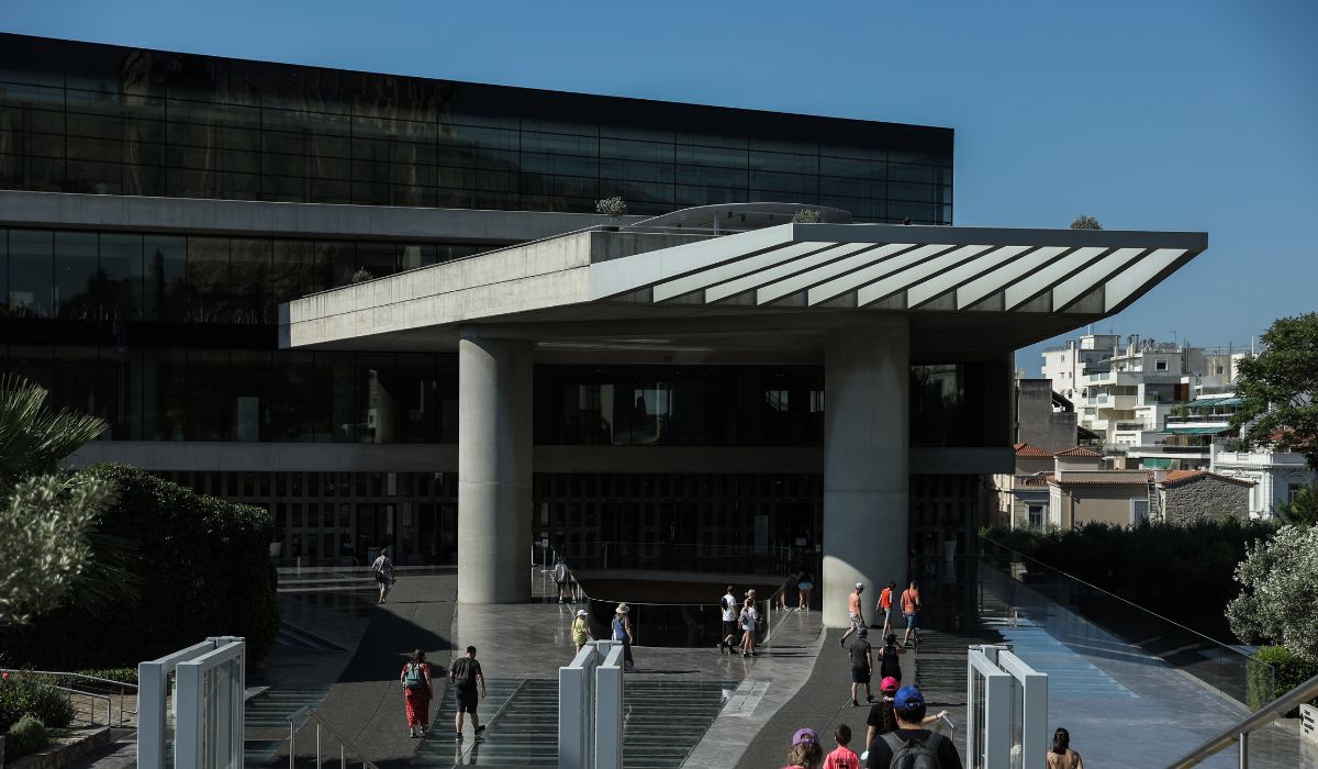Στάση εργασίας την Παρασκευή και 24ωρη απεργία τη Δευτέρα προκήρυξε ο ...