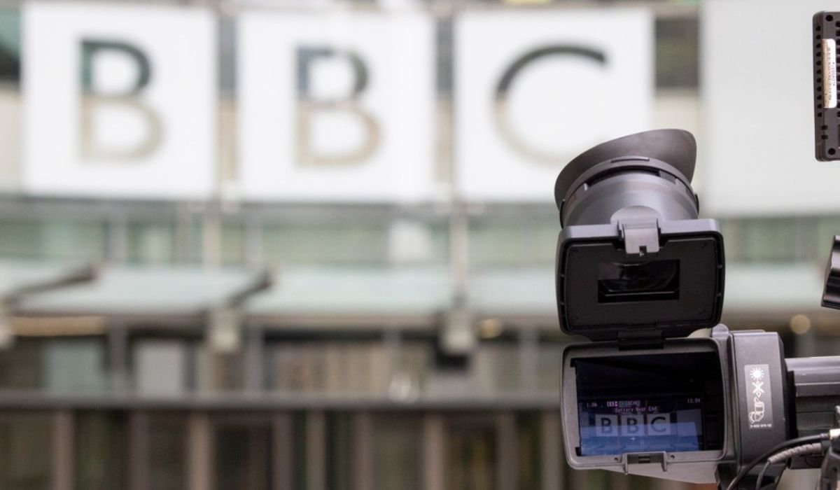 Βραβεύτηκαν 8 δημοσιογράφοι του BBC επειδή σε συνεντεύξεις είχαν ...