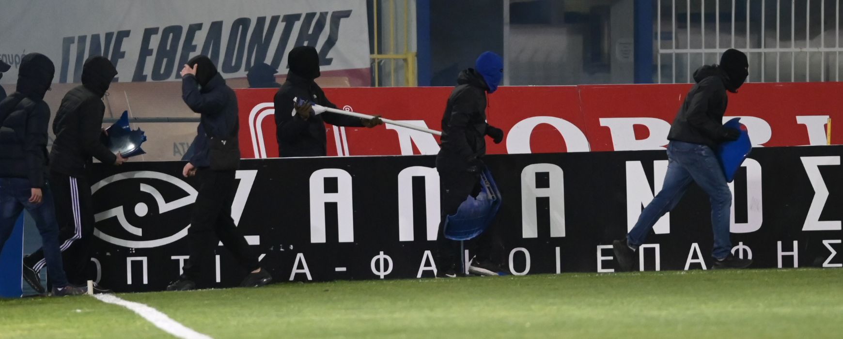 Super League: Επεισόδια στο Ατρόμητος – Παναθηναϊκός – Διακόπηκε ο ...