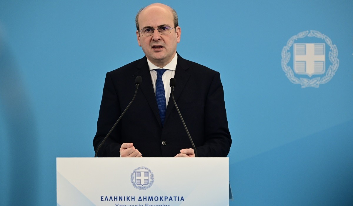 Χατζηδάκης: «Αύξηση κατά 9,4% στον κατώτατο μισθό – Στα 479 ευρώ το ...