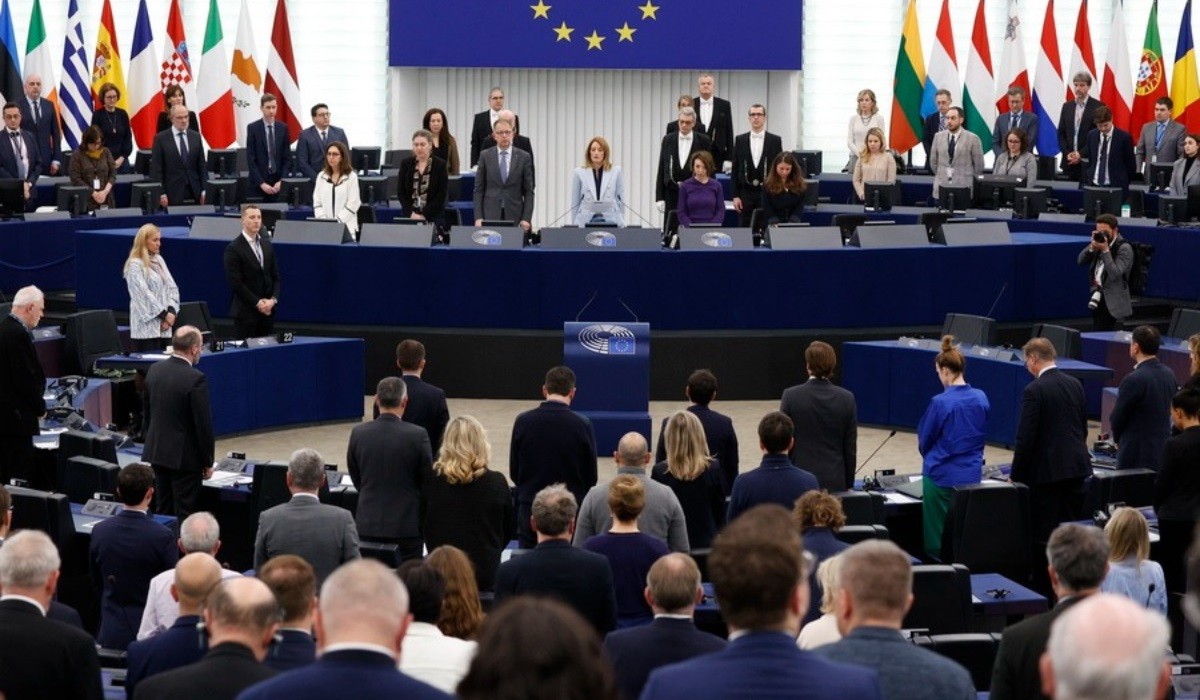 Τέμπη: Ενός λεπτού σιγή στο Ευρωπαϊκό Κοινοβούλιο για τα θύματα του ...