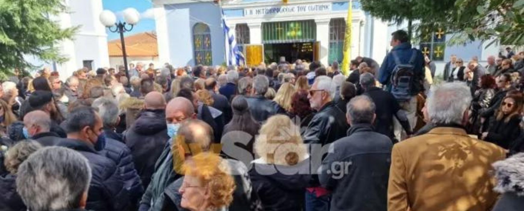 Τραγωδία στα Τέμπη: Ράγισαν καρδιές στην κηδεία της 28χρονης Ελπίδας ...
