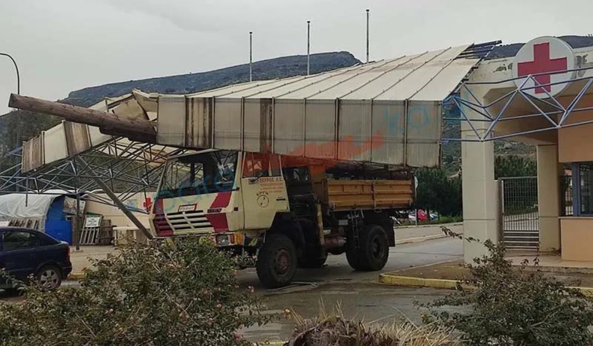 Κρήτη: Γερανός του ΔΕΔΔΗΕ γκρέμισε την πύλη του Νοσοκομείου Χανίων ...
