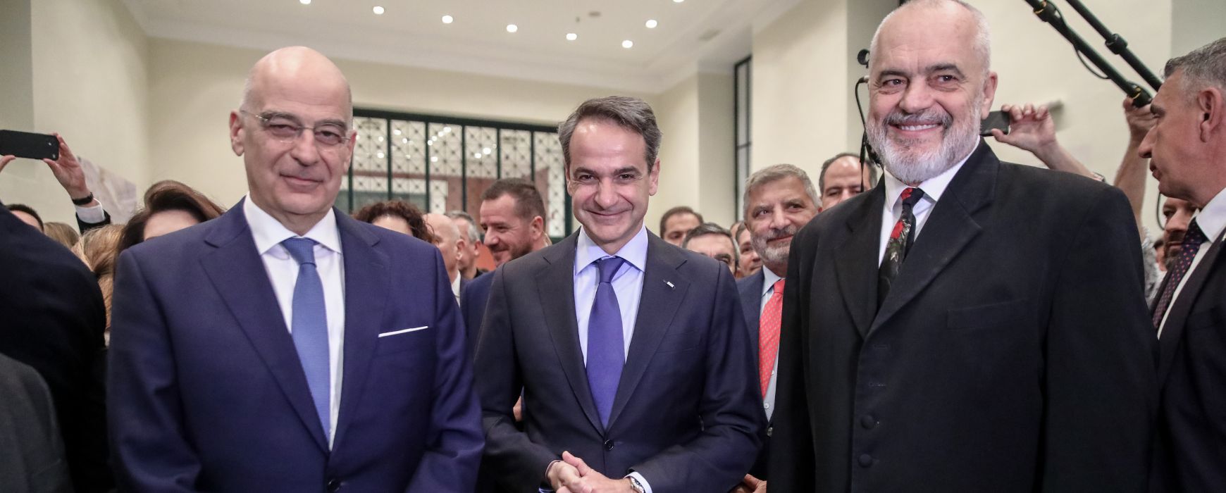 Μητσοτάκης: Δείπνο προς τιμήν του Έντι Ράμα – Στην έκθεση έργων του στο ...