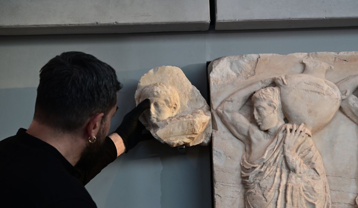 Επανενώθηκαν στο Μουσείο της Ακρόπολης τα θραύσματα του Παρθενώνα από ...