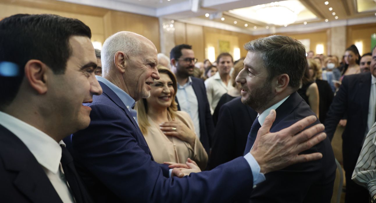 ΠΑΣΟΚ: Τα «ειδικά συγχαρητήρια» Ανδρουλάκη για την εκλογική μάχη ...