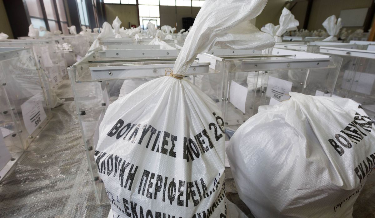 Θεσσαλονίκη: Δικαστική αντιπρόσωπος άφησε τα ψηφοδέλτια στο τμήμα και ...