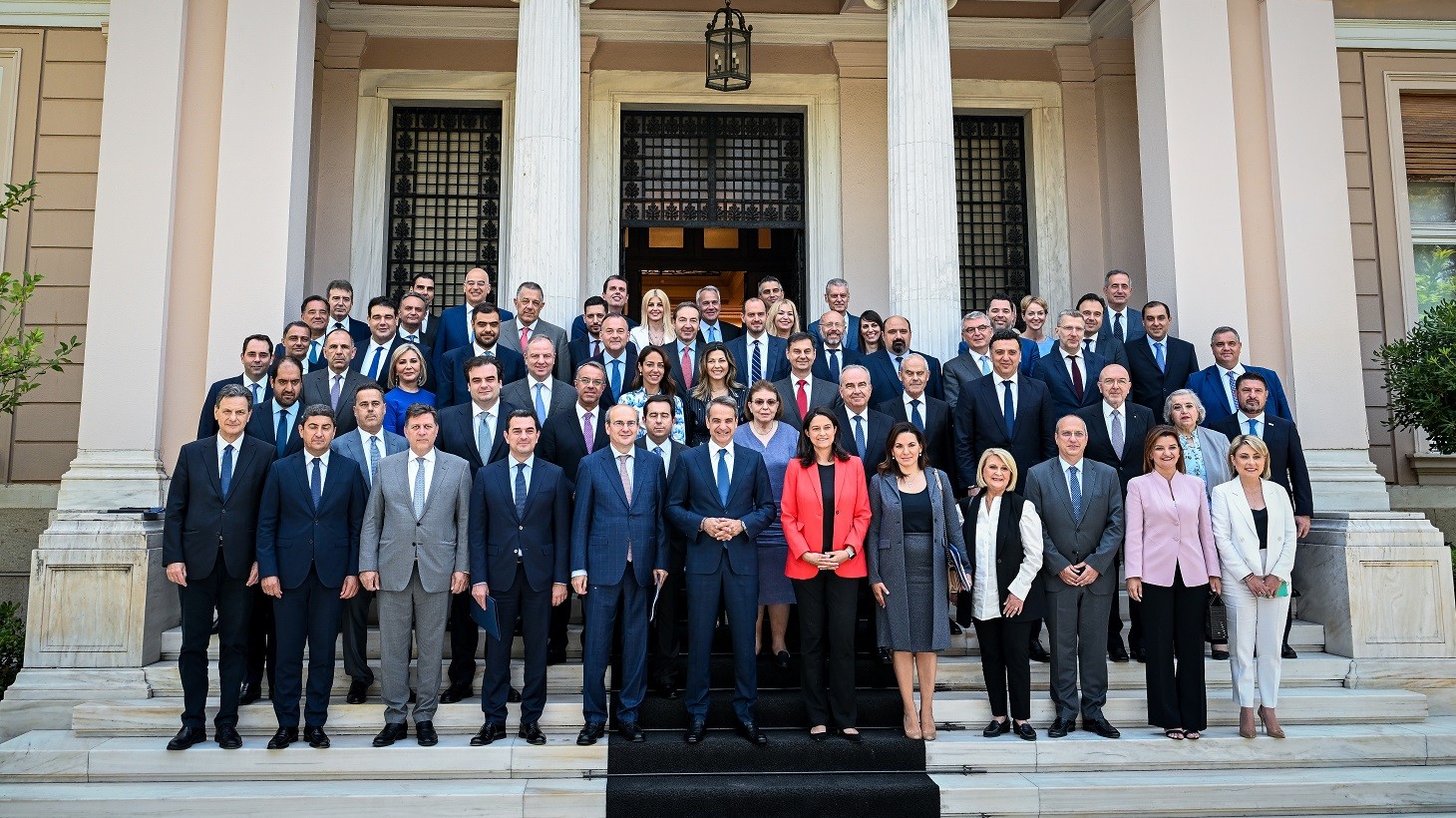 Οι πρώτες 100 ημέρες της νέας κυβέρνησης | topontiki.gr