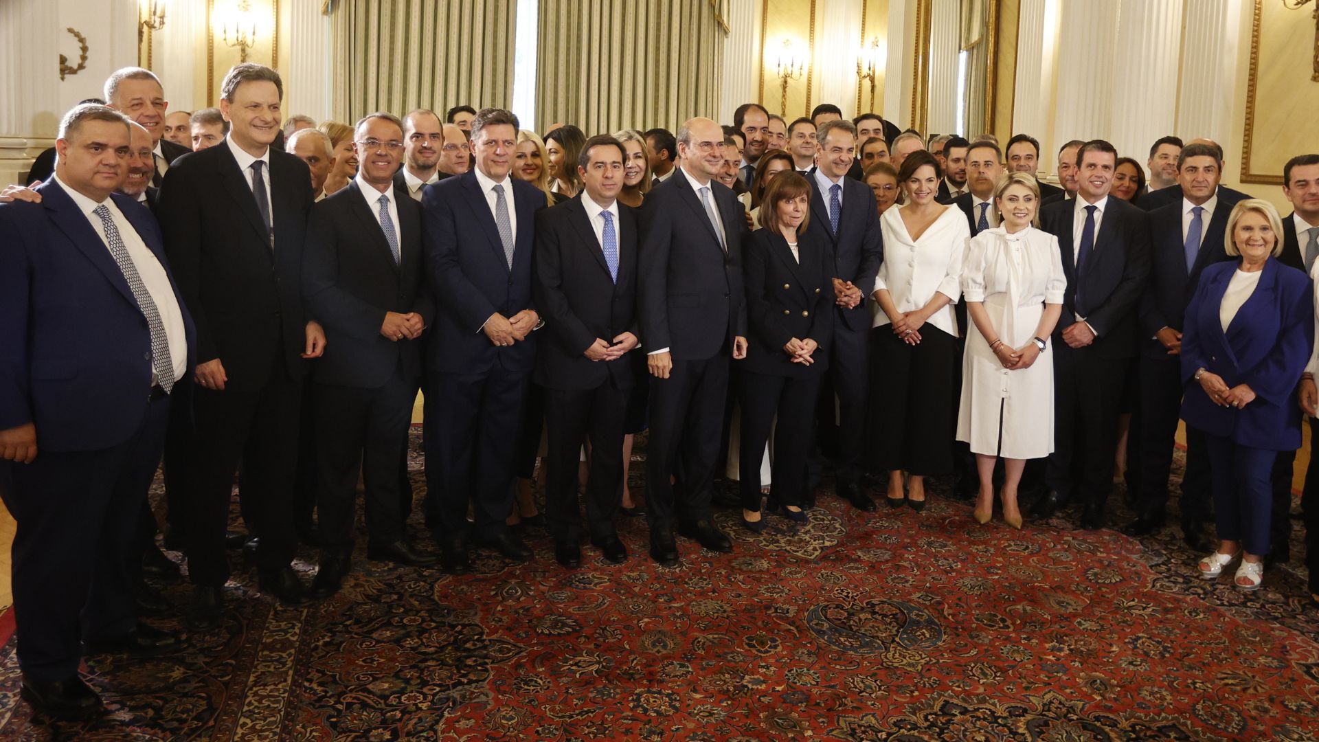 Συνεδριάζει το νέο υπουργικό συμβούλιο – Ο Μητσοτάκης θα μοιράσει τους ...