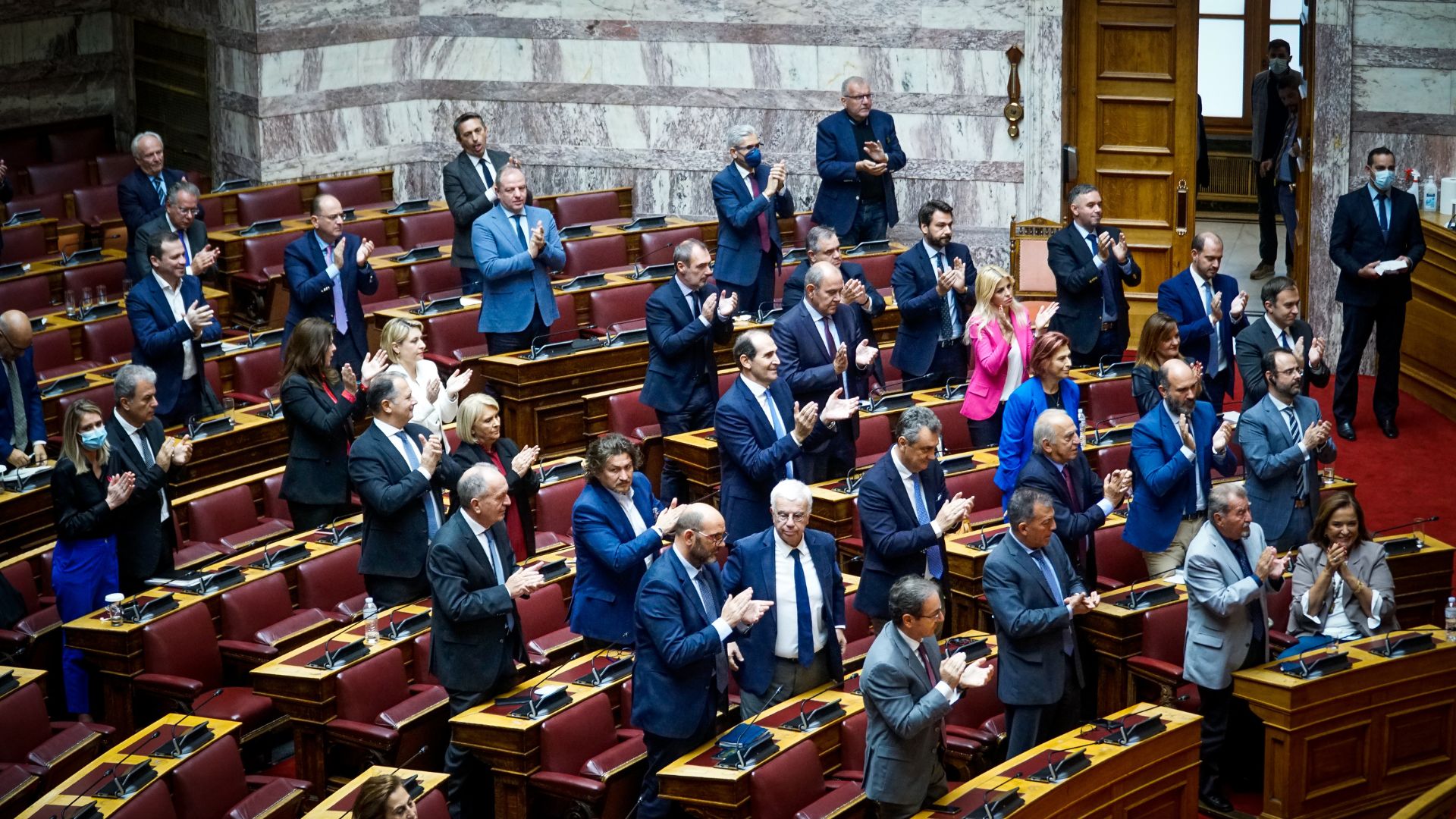 Βράζει η Κοινοβουλευτική Ομάδα της ΝΔ | topontiki.gr