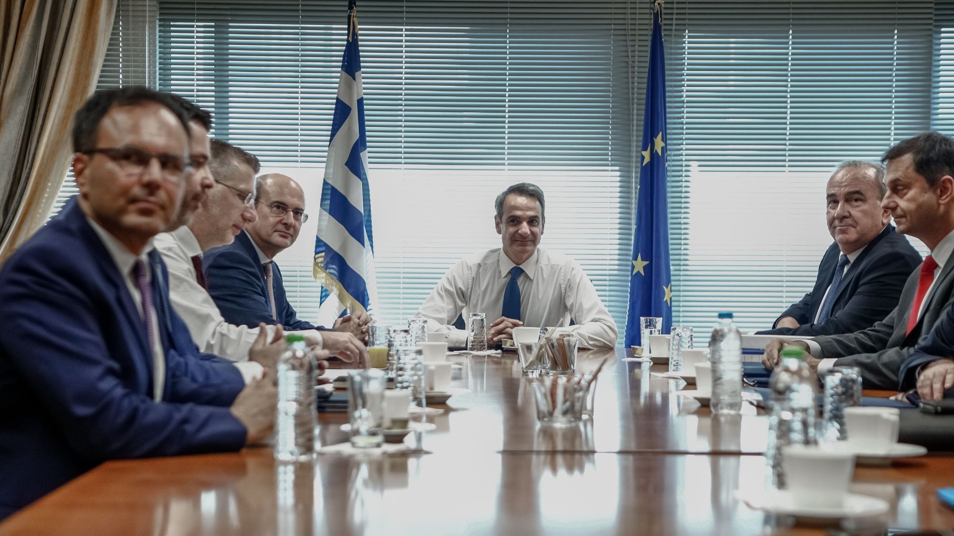 Στο ΥΠΟΙΚ ο Κυριάκος Μητσοτάκης – Σύσκεψη με το οικονομικό επιτελείο ...