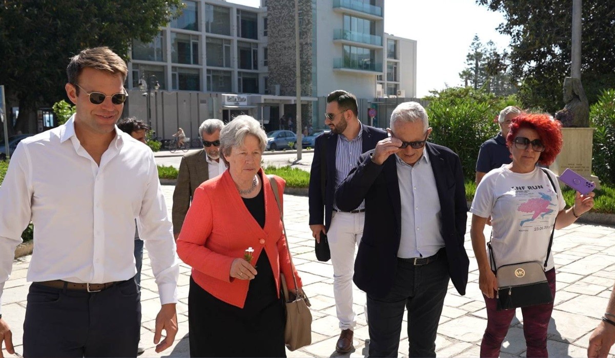 Κλιμάκιο του ΣΥΡΙΖΑ στην Κω μετά τον θάνατο γυναίκας σε καρότσα ...