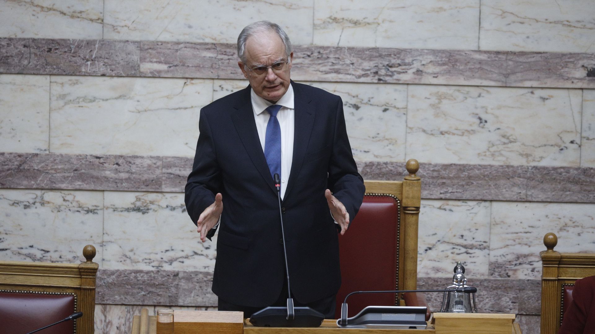 Αποκλεισμός 2 εβδομάδων από τις εργασίες της Βουλής για τον Αυγενάκη με ...