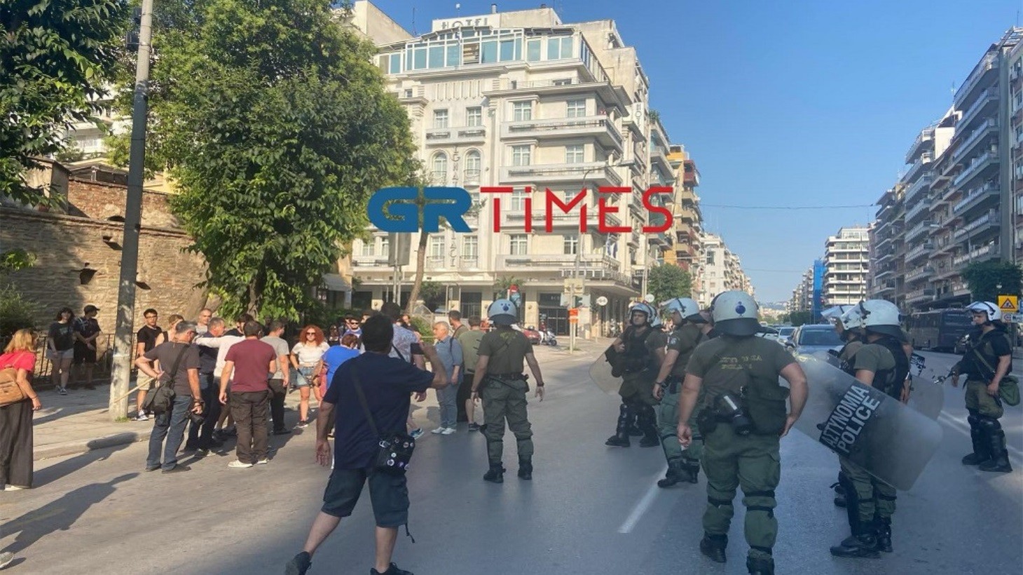 Ένταση στη Θεσσαλονίκη μεταξύ διαδηλωτών πριν την πορεία για το ναυάγιο ...