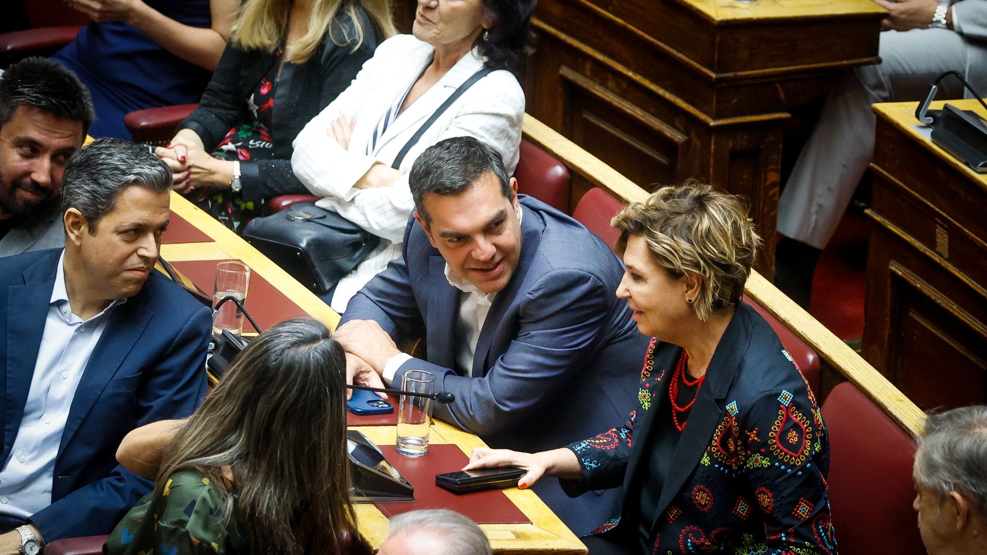 ΣΥΡΙΖΑ: Πέρασε το κρας τεστ των προγραμματικών – «Παρών» ο Τσίπρας στην ...