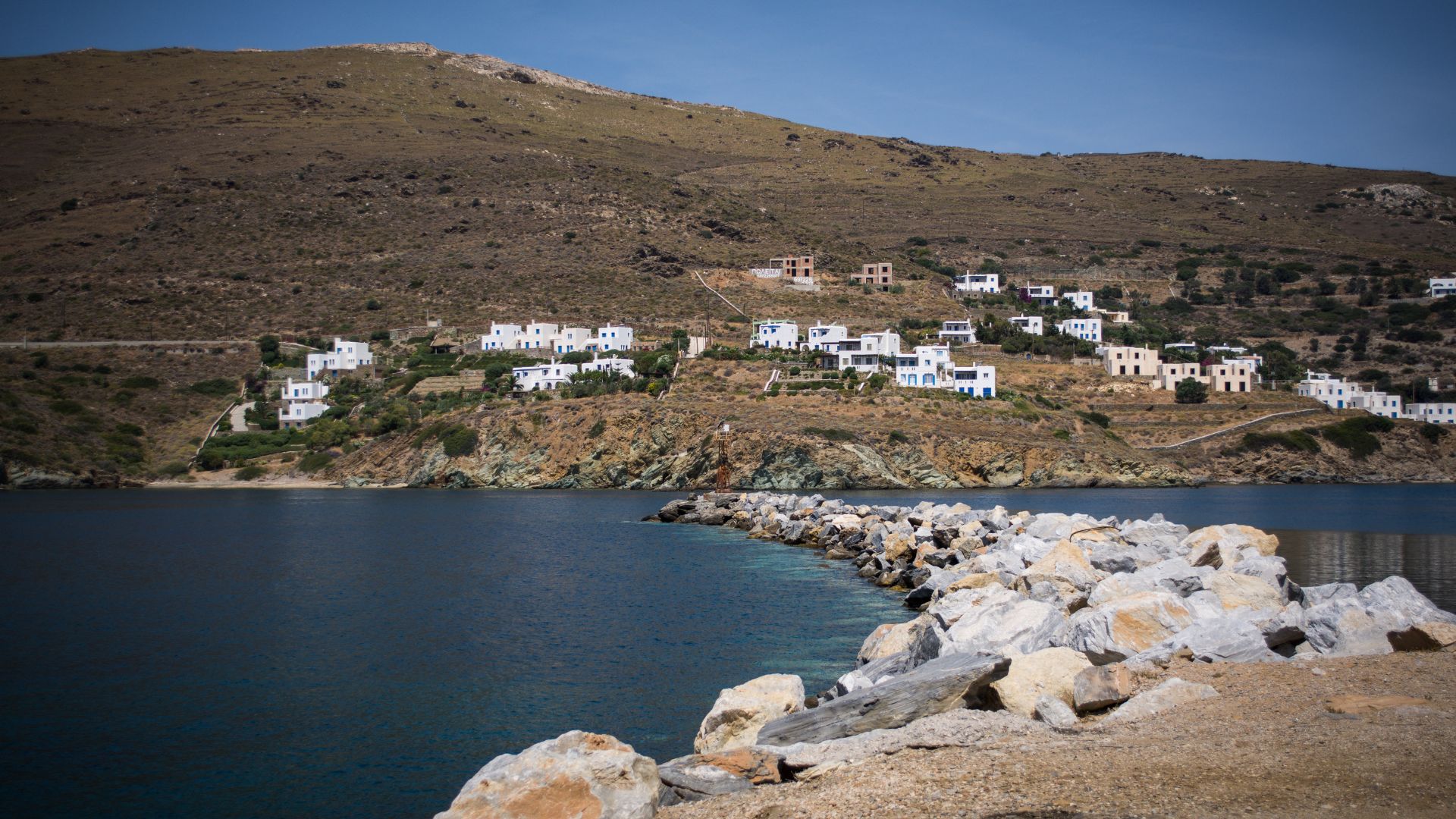 Lonely Planet για Άνδρο: Η «υδρούσα» με τα νεοκλασικά παλάτια και τις ...