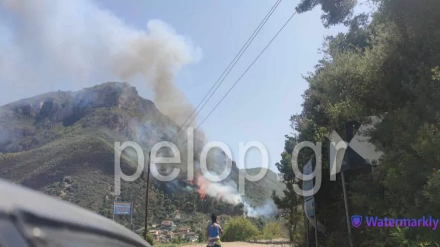 Φωτιά στο Αίγιο: Απειλούνται σπίτια, αδειάζουν παραλίες – Έκλεισε η ...