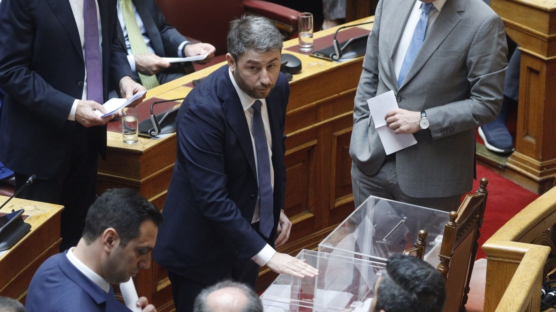 Η πρεμιέρα του Ανδρουλάκη στην ελληνική Βουλή, προσδοκίες, ψίθυροι και ...