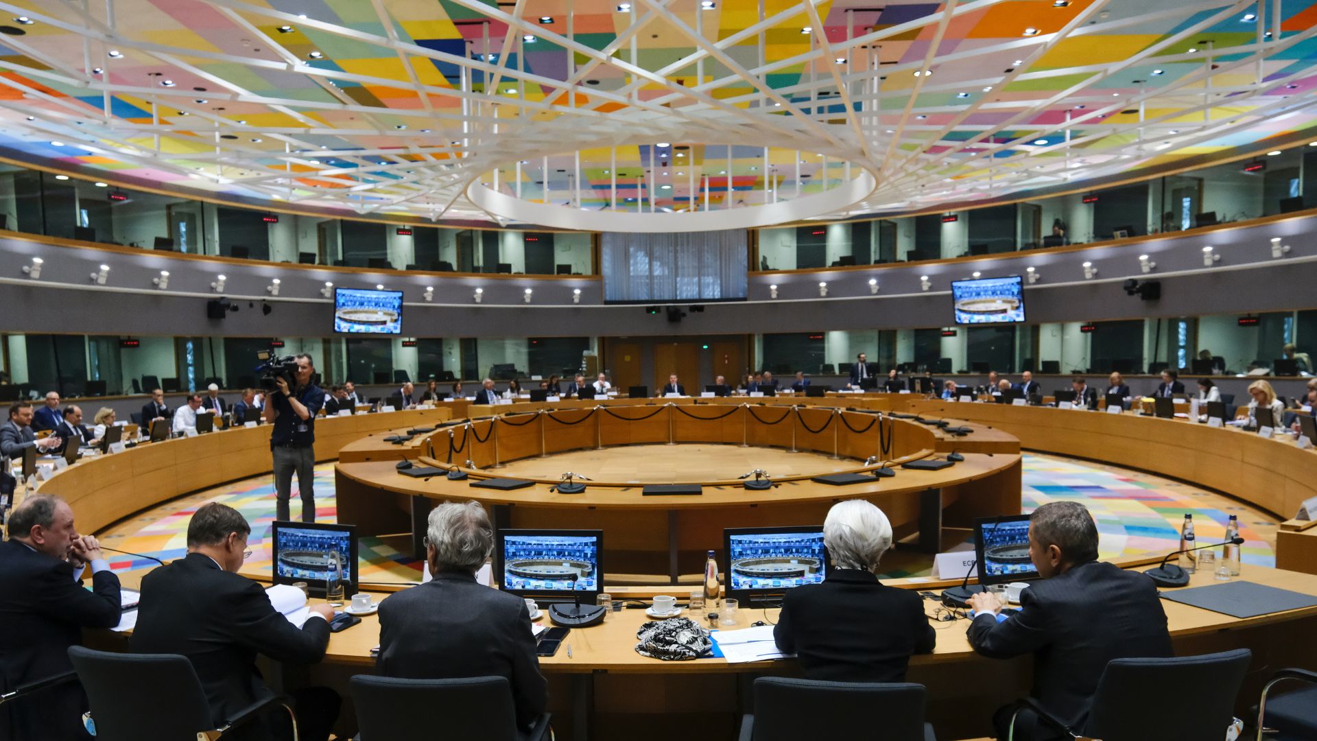Σήμα για επιστροφή στη λιτότητα στέλνει το Eurogroup | topontiki.gr