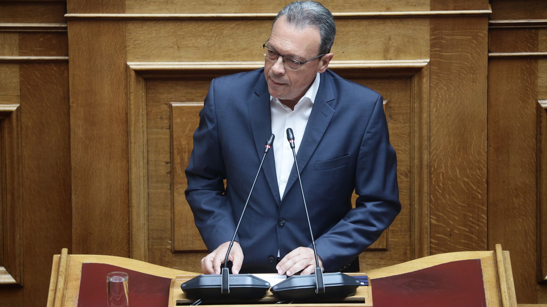 Φάμελλος: Κοροϊδία το «ξεπάγωμα» των τριετιών | topontiki.gr
