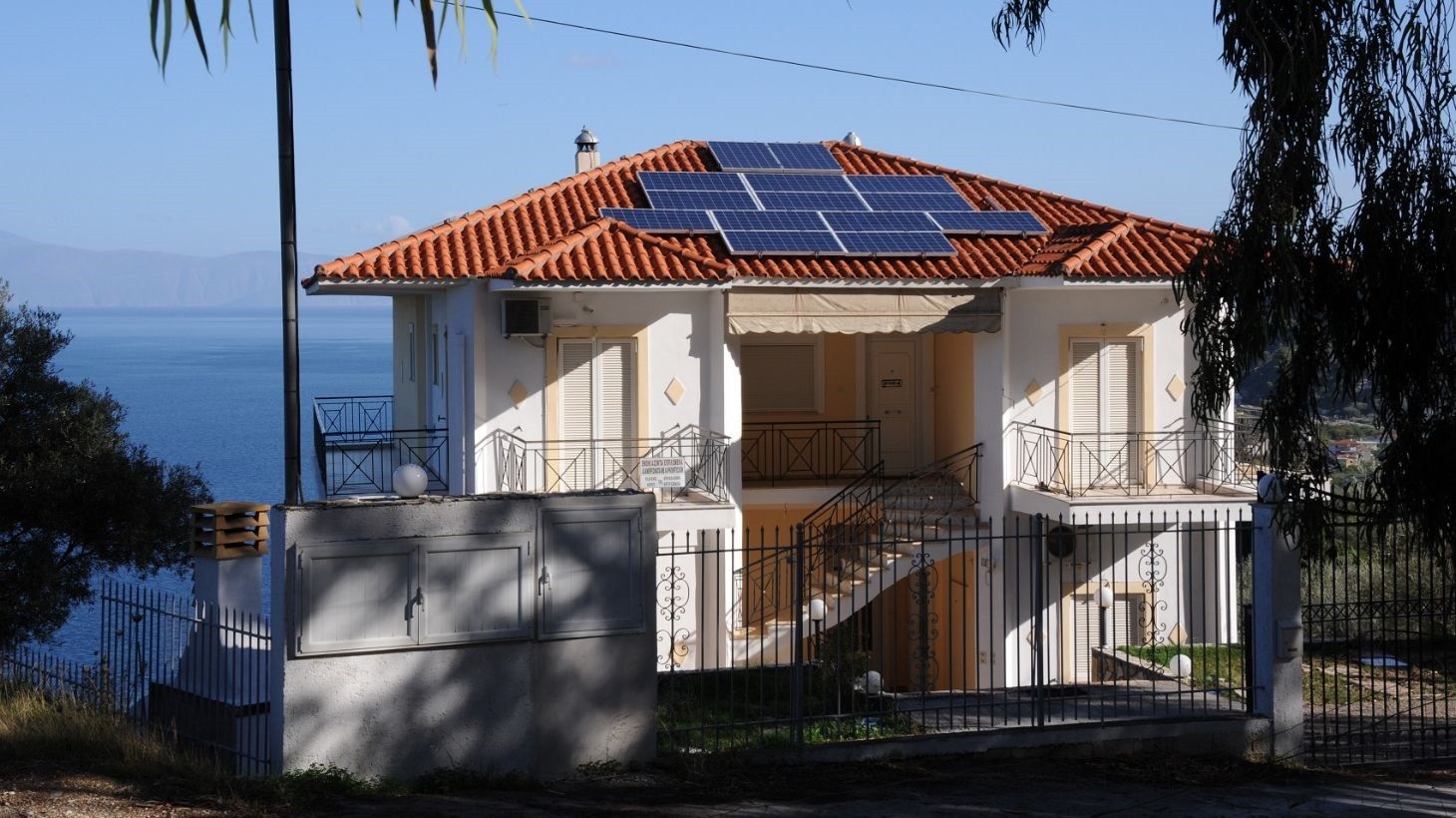 Ασύμφορα για τους περισσότερους ιδιοκτήτες κατοικιών τα «φωτοβολταϊκά ...