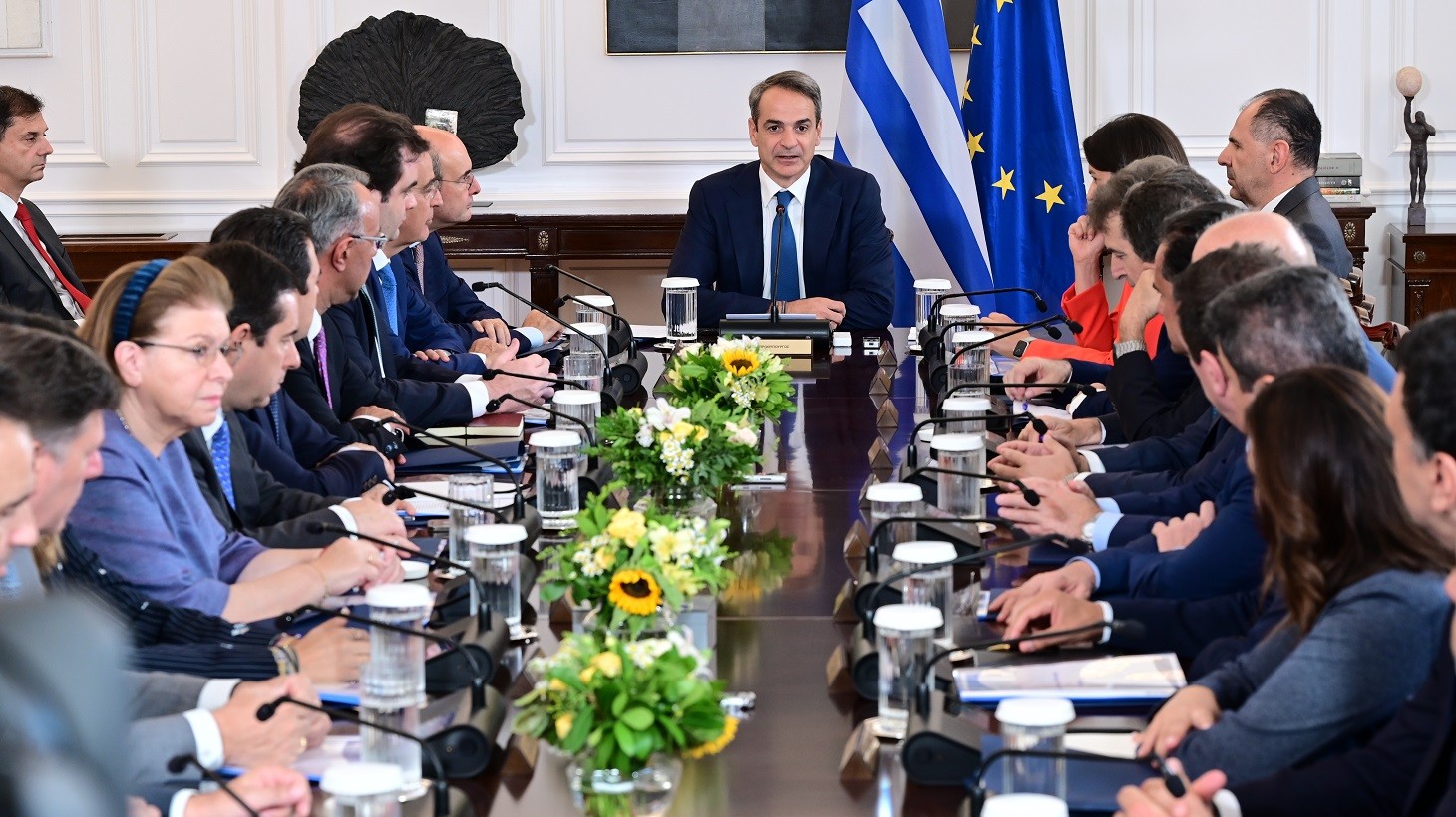 Οι… παραφωνίες των υπουργών και το μήνυμα Μητσοτάκη | topontiki.gr